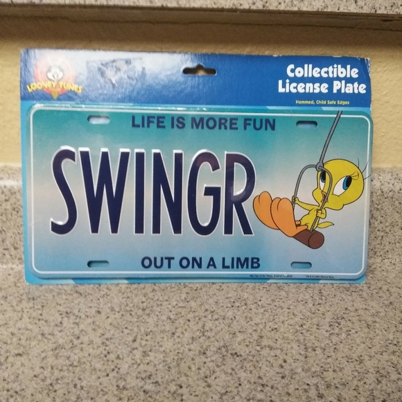 Warner Bros. | Accents | Looney Toons Tweety Bird Licence Plate Decor ...